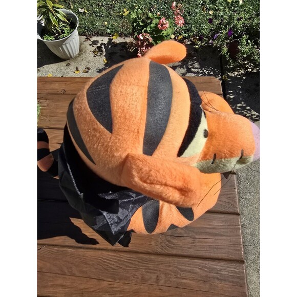 Disney | Holiday | Disney Winnie The Pooh 26 Vampire Tigger Halloween ...